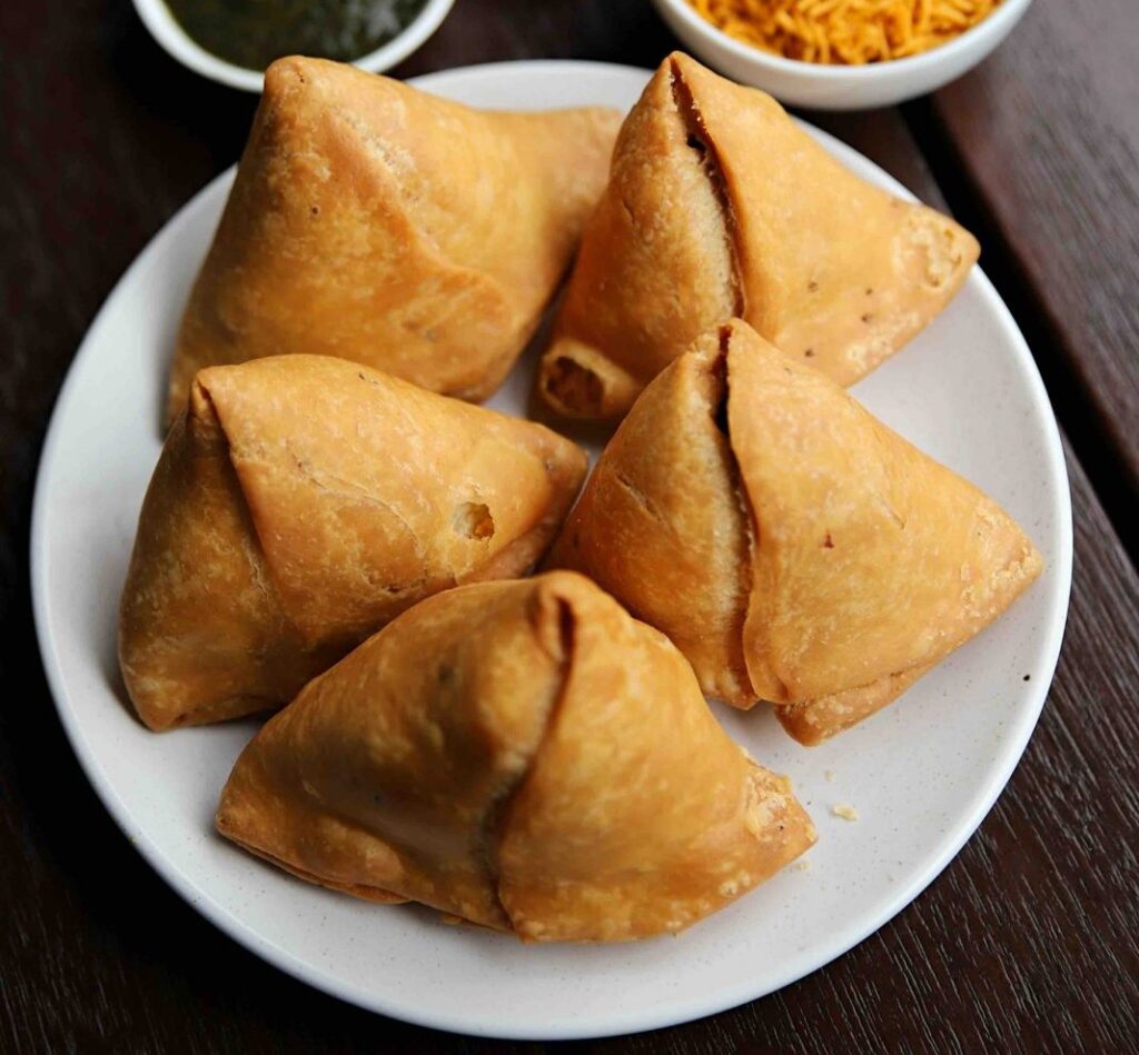 VEGETABLE SAMOSA (2pcs) - Curry Town Restaurant